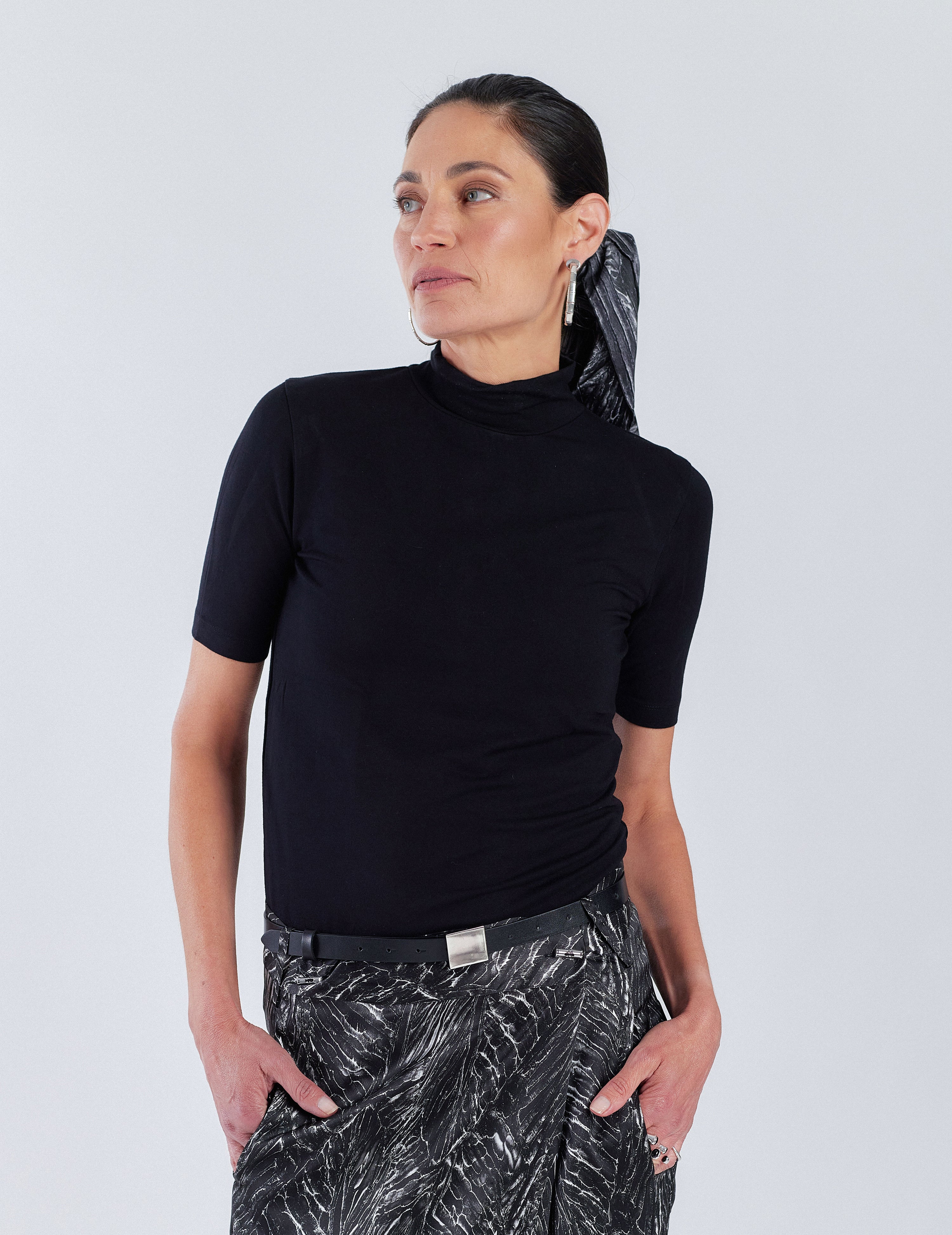 BAMBOO MOCK NECK T-SHIRT – KAWAYAN